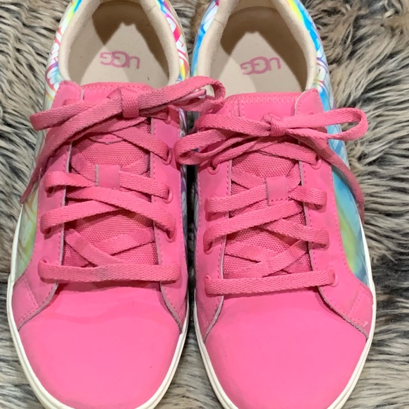UGG | Shoes | Ugg Zilo Chromatic Pink Size 5 Youth Big Girl | Poshmark